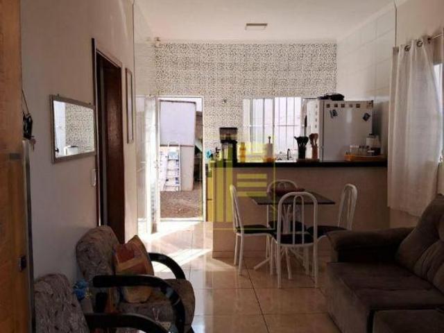 Casa para venda em Vila Santo Antônio de 80.00m² com 3 Quartos, 1 Suite e 2 Garagens