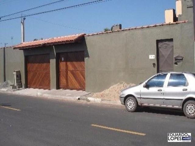 Casa para venda em Vila Suarão de 318.00m² com 4 Quartos, 1 Suite e 3 Garagens