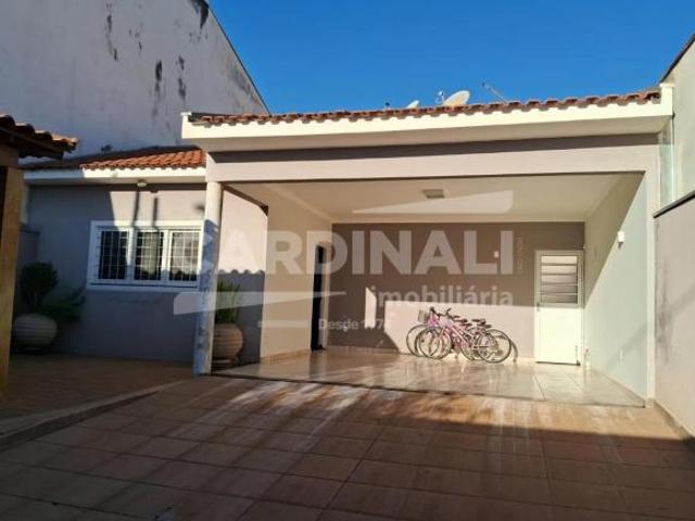 Casa para venda em Vila Suconasa de 146.00m² com 3 Quartos, 2 Suites e 4 Garagens
