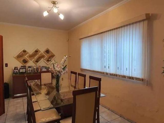 Casa para venda em Vila Suconasa de 238.00m² com 3 Quartos, 1 Suite e 4 Garagens
