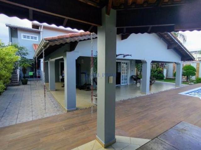 Casa para venda em Vilamar de 250.00m² com 4 Quartos, 3 Suites e 3 Garagens