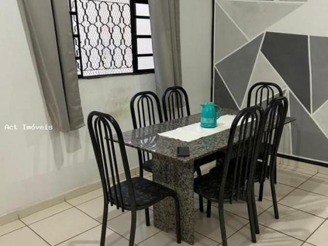 Casa para venda em Villa Alba de 101.00m² com 2 Quartos, 1 Suite e 2 Garagens