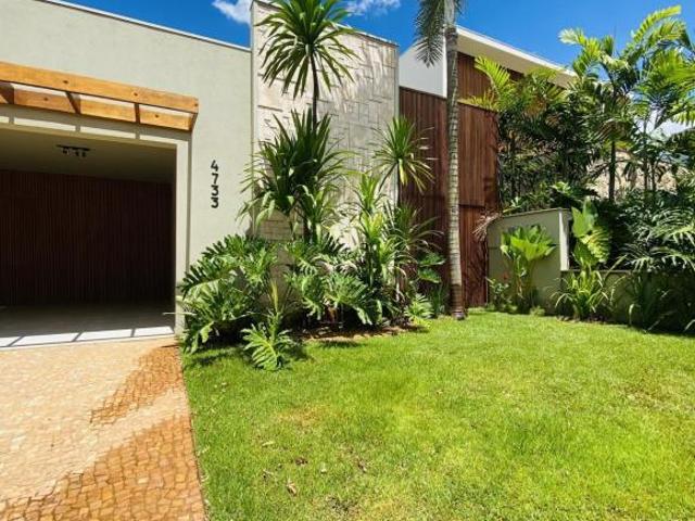 Casa para venda em Villa São Vicente de 238.00m² com 3 Quartos, 3 Suites e 4 Garagens