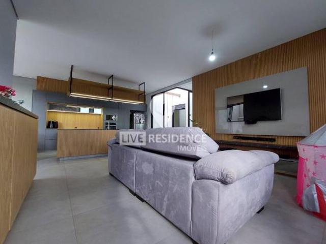 Casa para venda em Villaggio Fosuzzi de 185.00m² com 3 Quartos, 1 Suite e 4 Garagens