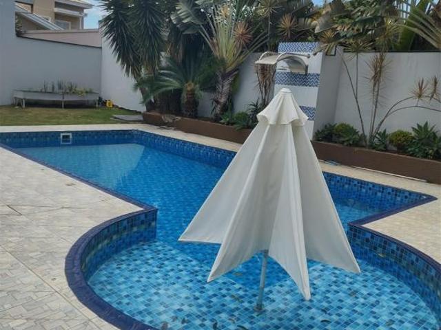 Casa para venda em Village Ipanema de 220.00m² com 3 Quartos, 1 Suite e 4 Garagens