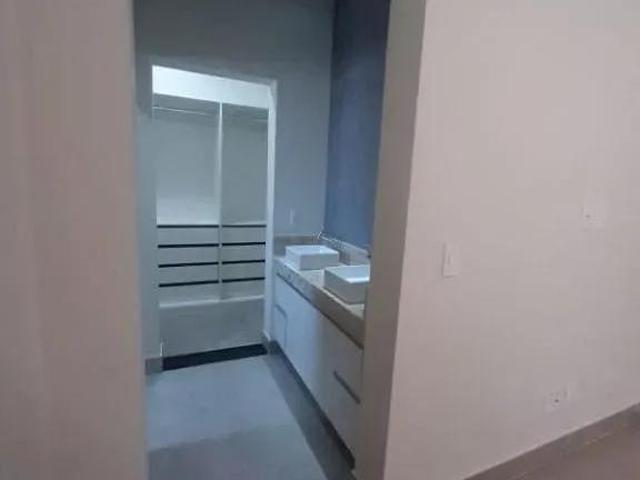Casa para venda em Village Moutonnée de 147.00m² com 3 Quartos, 1 Suite e 3 Garagens