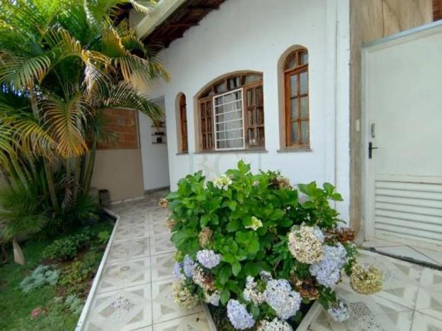 Casa para venda em Village São Luiz, Poços de Caldas