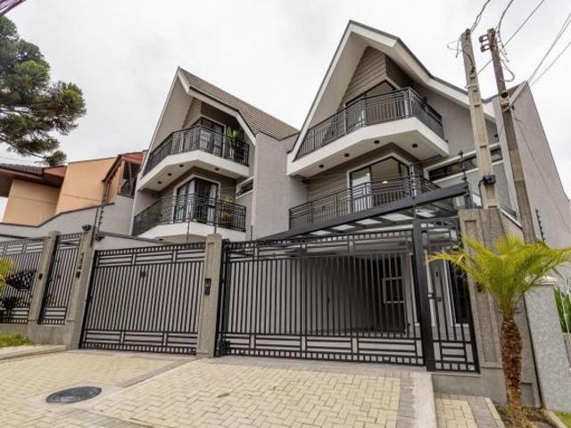 Casa para venda em Vista Alegre de 228.00m² com 3 Quartos, 1 Suite e 2 Garagens