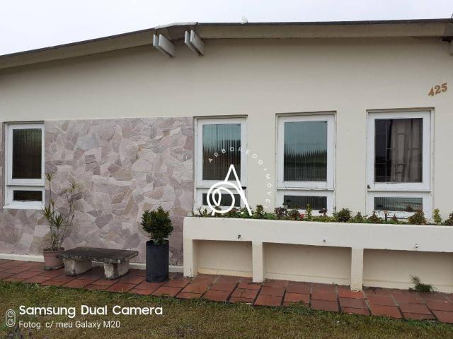 Casa para venda em Xaxim em Curitiba Paraná de 360.00m² com 3 Quartos, 1 Suíte e 5 Garagens