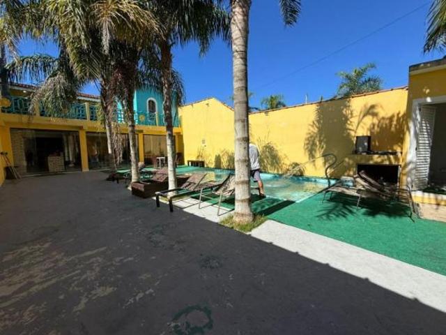 Casa para Venda, Itanhaém / SP. Possui piscina e 03 dormitórios