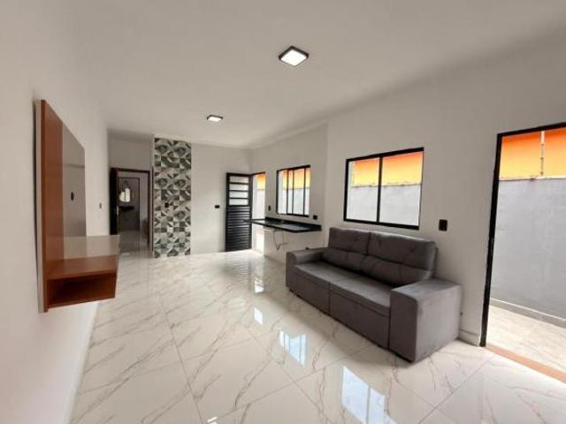 Casa para Venda, Itanhaém / SP. Possui piscina e 02 dormitórios
