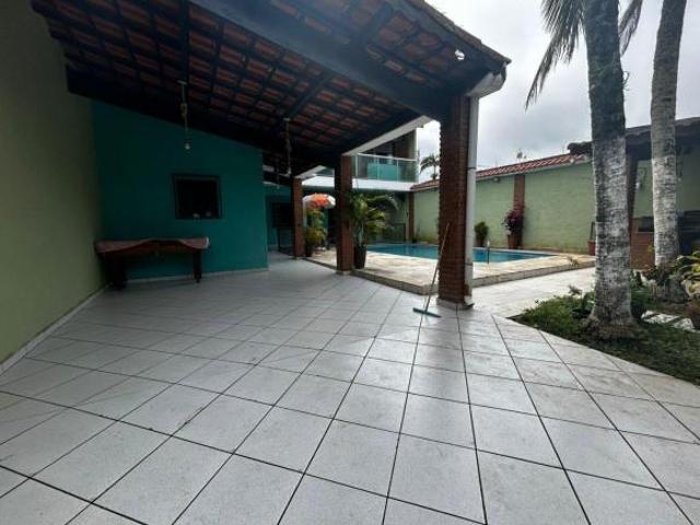 Casa para Venda, Itanhaém / SP. Possui piscina e 04 dormitórios