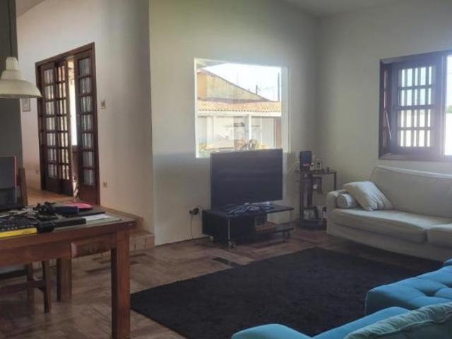 Casa para Venda, Itanhaém / SP. Possui 04 dormitórios e piscina