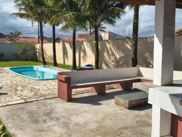 Casa para Venda, Itanhaém / SP. Possui 04 dormitórios e piscina