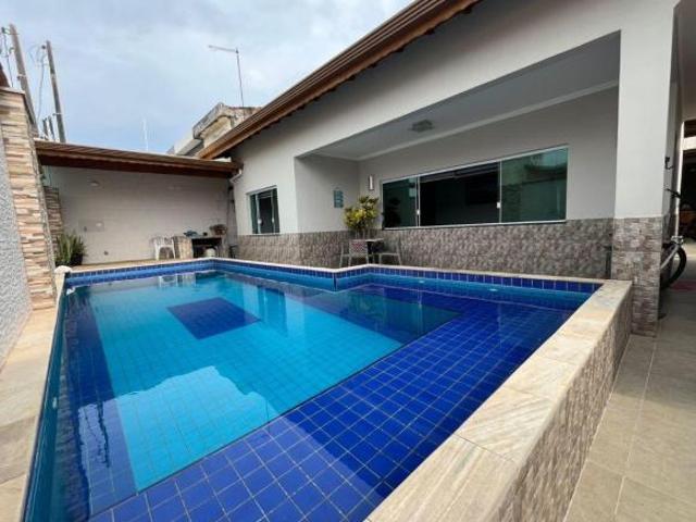 Casa para Venda, Itanhaém / SP. Possui 05 dormitórios e piscina