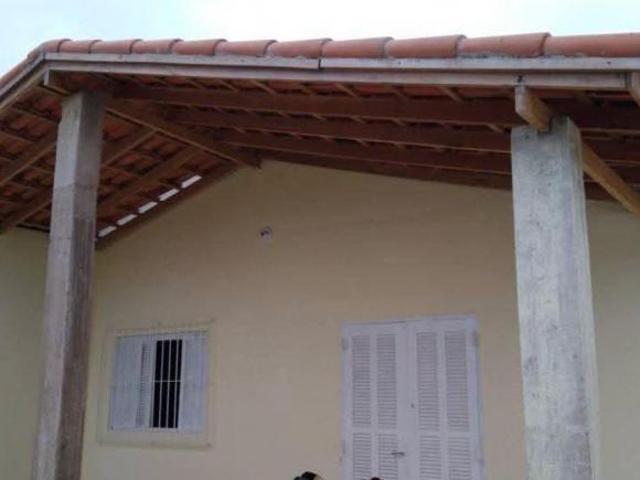 Casa para Venda, Itanhaém / SP. Possui 02 dormitórios e piscina