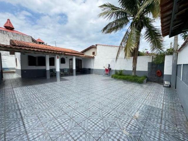 Casa para Venda, Itanhaém / SP. Possui 02 dormitórios e piscina