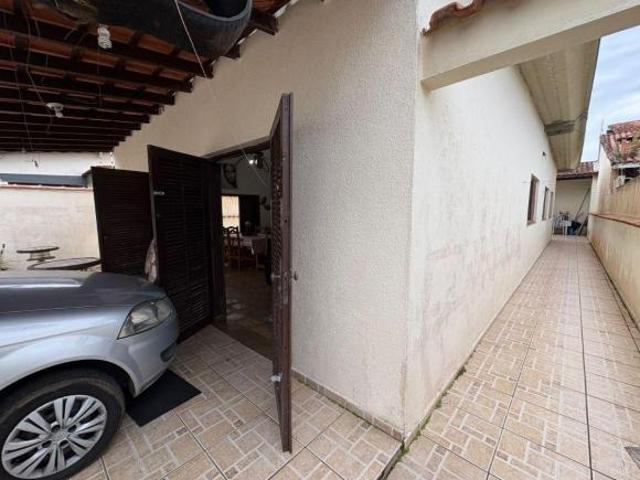 Casa para Venda, Itanhaém / SP. Possui 03 dormitórios e quintal