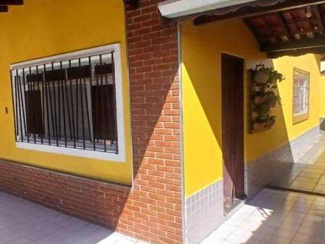 Casa para Venda, Itanhaém / SP. Possui 03 dormitórios