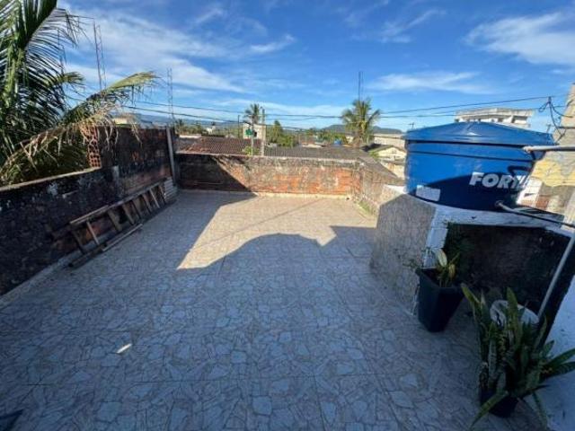 Casa para Venda, Itanhaém / SP. Possui 2 kitnets e piscina