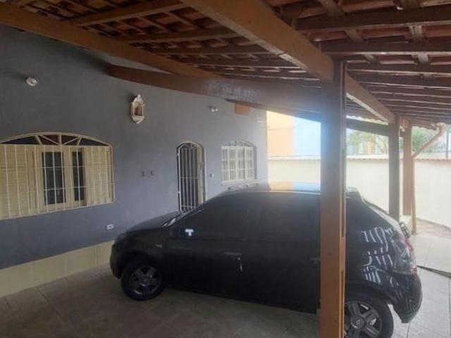 Casa para Venda, Itanhaém. Possui 03 dormitórios e edícula