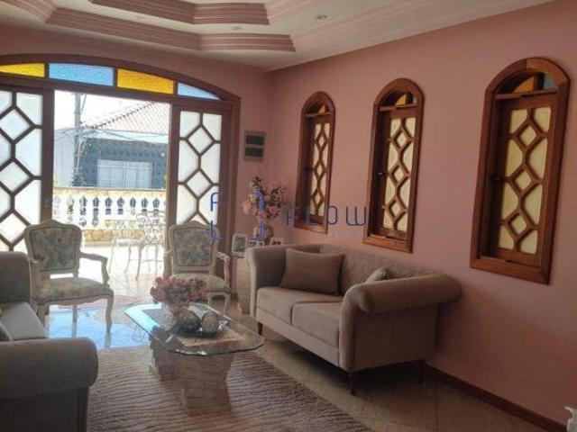 Casa para venda em Anhanguera com 4 quartos, sendo 2 suítes, 4 vagas, 165m²