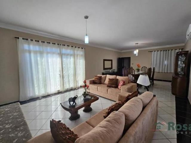Casa para venda,ótimo para escritórios, escola, Jardim Shangri la, Cuiabá