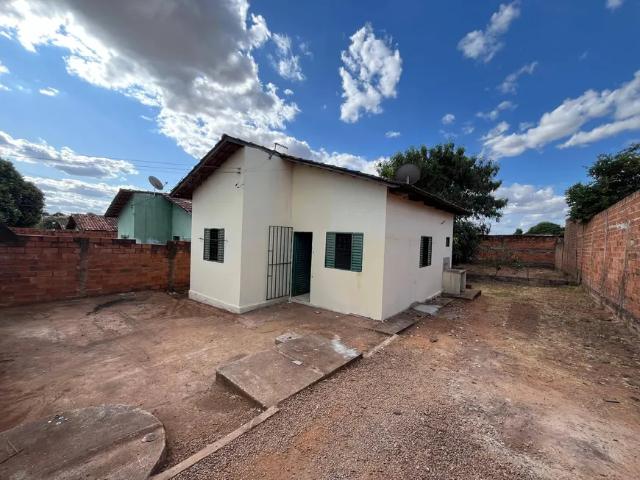 Casa para Venda ou Locação Aceita Caminhonete na Negociação, 450 m² de lote, Buena Vista II, Goiân