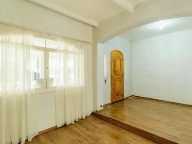 Casa para venda ou locação com 213m² no Brooklin