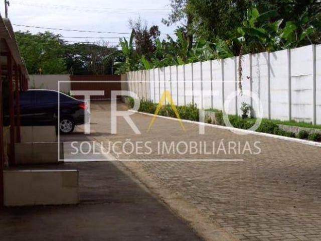 Casa para Venda ou locação com área de 249 m2 no condomínio Araribá no Village C