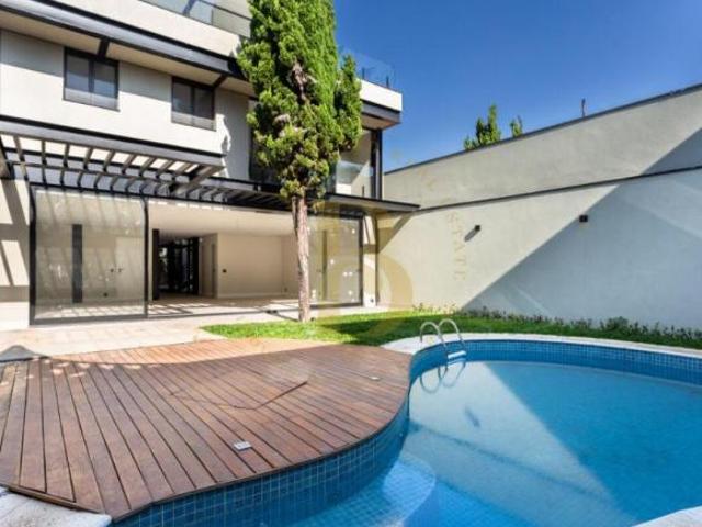 Casa para venda ou locação de 780m², com 4 suítes, piscina e 04 salas no Jardim Paulista