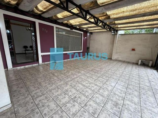 Casa para venda ou locação, 4 quartos, 3 vagas, 130m², no Campo Belo