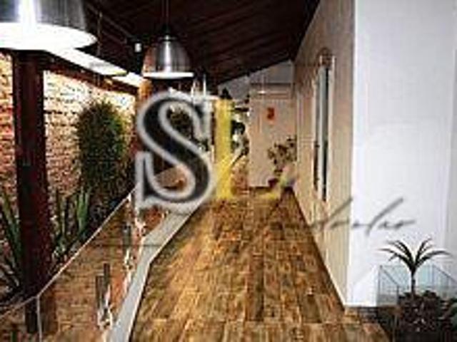 Casa para venda ou para locação em Alto de Pinheiros
