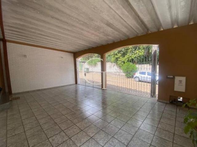 Casa para VENDA ou TROCA com 03 Dormitórios em Salto
