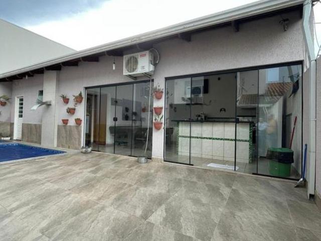 Casa para venda localizada em Caldas Novas, GO