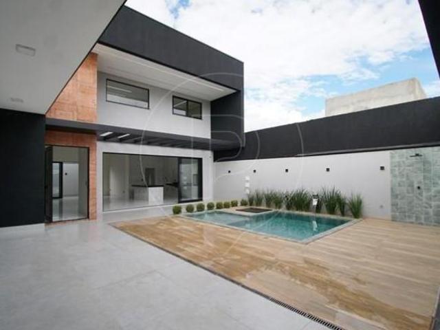 Casa para venda localizada em Caldas Novas, GO
