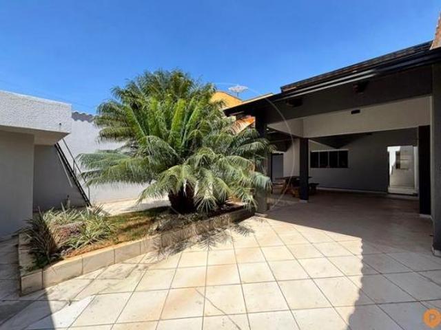 Casa para venda, localizada em Caldas Novas GO