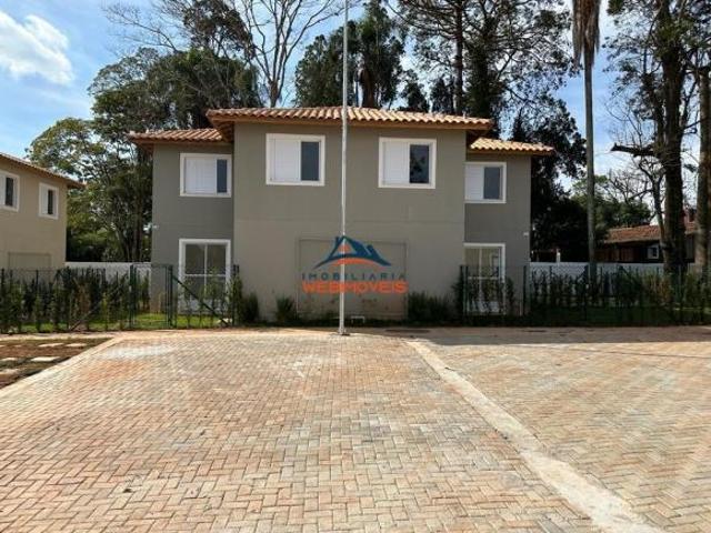 Casa para venda no condomínio Encatada, imóvel com 3 dormitórios sendo 1 suite, localizado ao lado d