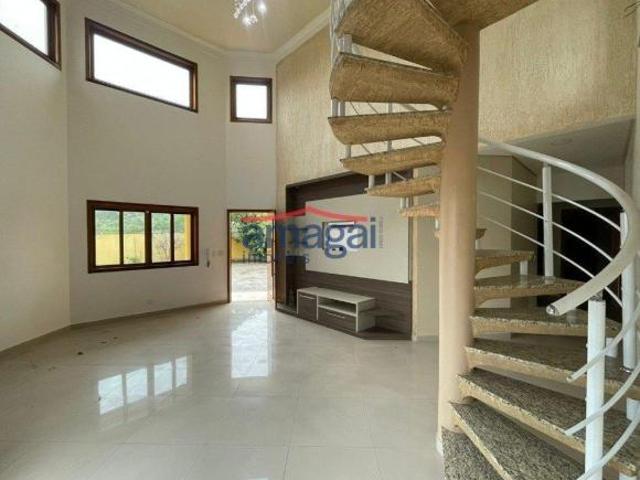 Casa para venda no condomínio Lago Dourado