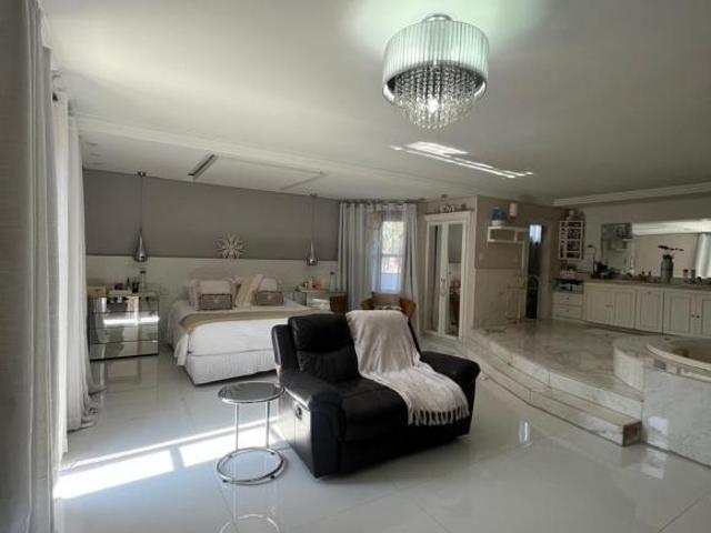 Casa para Venda no Alphaville Residencial 10 | 900 m² | 4 Suítes Oportunidade
