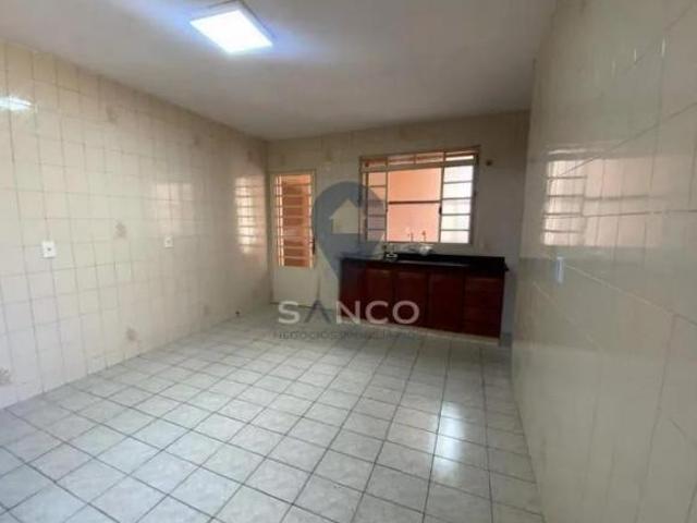 CASA PARA VENDA, NO JARDIM DANÚBIO, NA CIDADE DE JUNDIAÍ