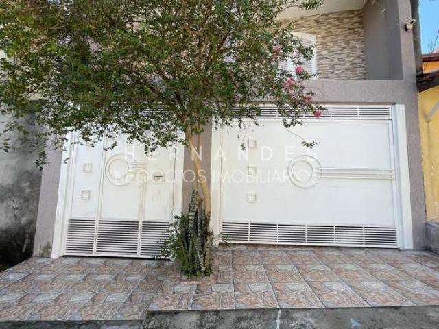 Casa para venda no Jardim Paulista, Barueri, com 4 quartos, 3 vagas de garagem!