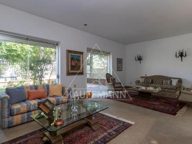 Casa para Venda no Pacaembu 4 Dormitórios 1 Suíte, 2 Vagas, 353m² A.C