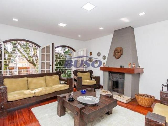 Casa para venda no Parolin com piscina