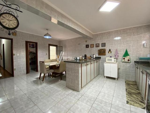 Casa para venda no Parque Tropical
