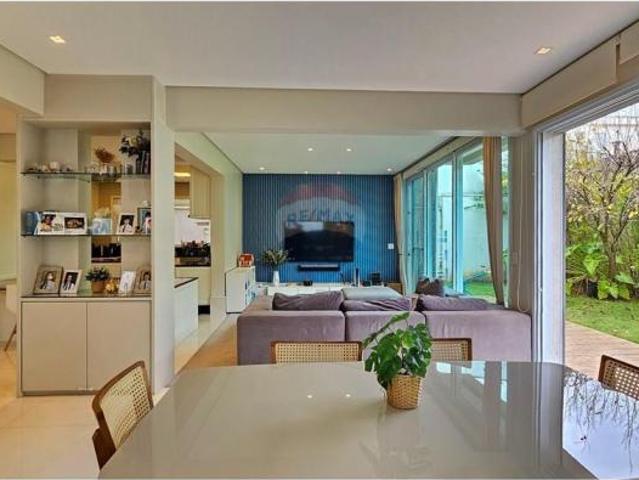 Casa para venda no Residencial Tamboré 11 em Alphaville / Tamboré, SP