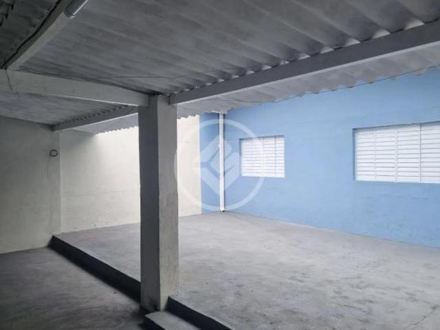 Casa para venda no Vista Verde com 2 dormitórios, amplos espaços, quintal com cobertura. Ótima local
