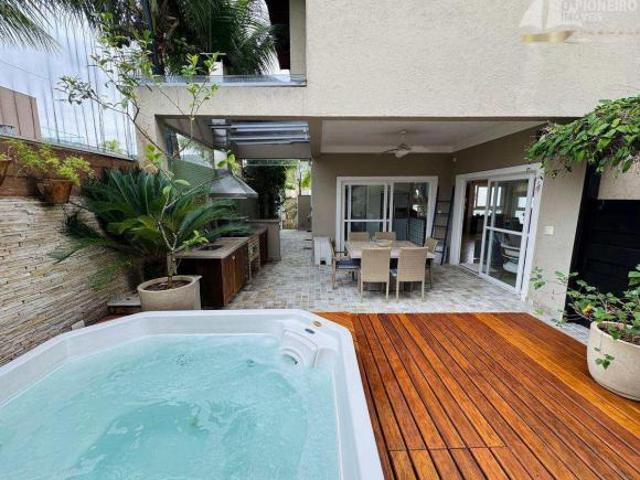 Casa para venda, na praia de Juquehy, perto do mar