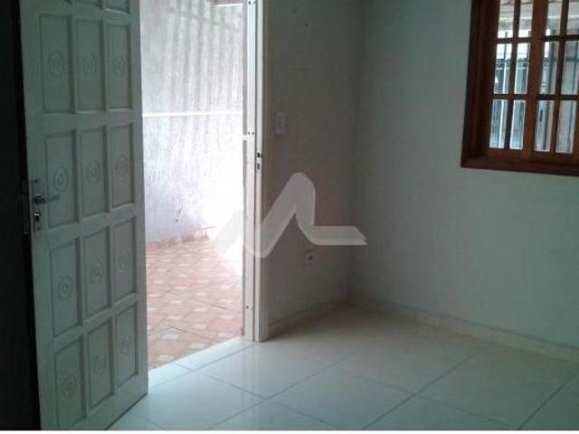 Casa para venda na Região de Curitiba, com 2 quartos, sala, cozinha, garagem coberta