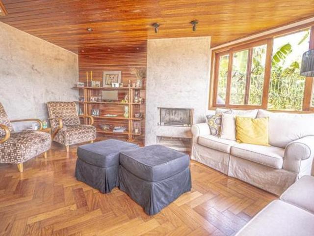 Casa para Venda por R$3.200.000,00 com 450m², 3 vagas, 2 suites e 4 dormitórios Sumaré, São paulo